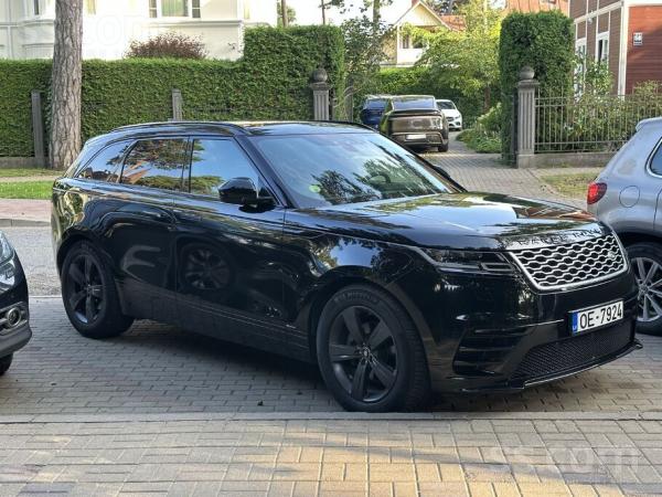Black Land Rover Range Rover Velar 2017 in Riga, with an engine capacity of 2.00 L and mileage of 120 thousand km for 23900 €, photo 4 on AUTOMOTO.COM.LV