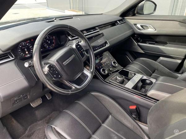 Black Land Rover Range Rover Velar 2017 in Siauliai, with an engine capacity of 2.99 L and mileage of 200 thousand km for 26500 €, photo 6 on AUTOMOTO.COM.LV