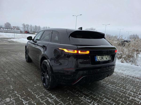 Black Land Rover Range Rover Velar 2018 in Vilnius, with an engine capacity of 2.00 L and mileage of 155 thousand km for 23500 €, photo 5 on AUTOMOTO.COM.LV