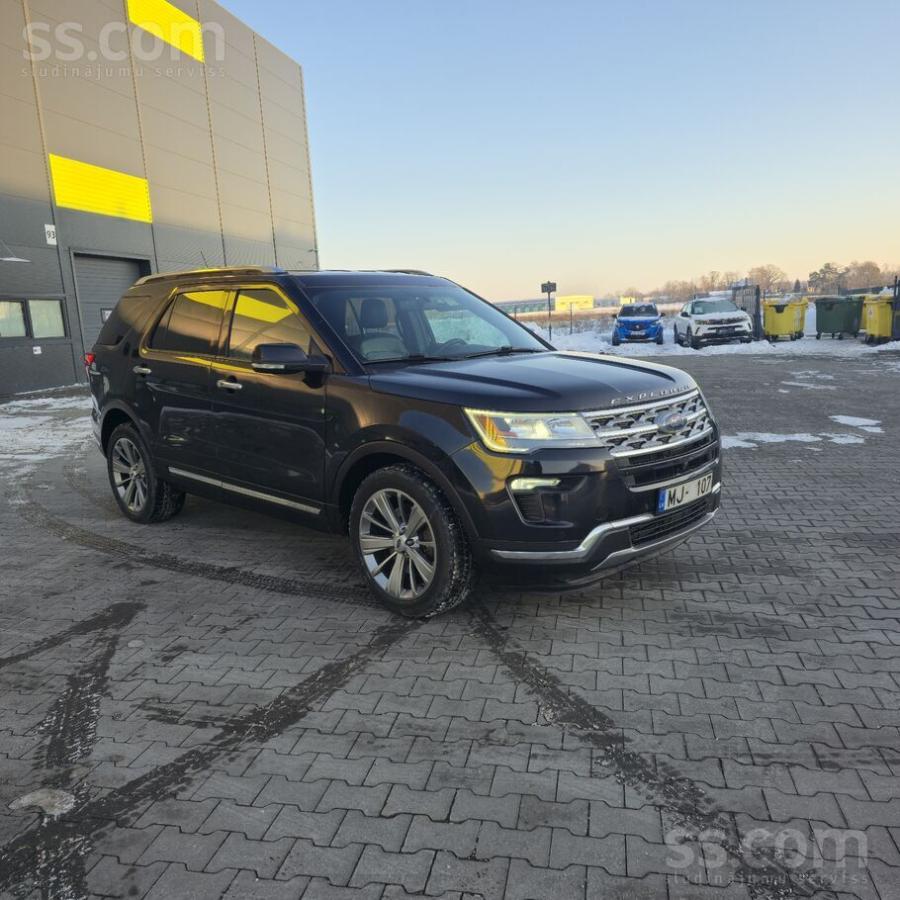 Melns Land Rover Range Rover Velar 2018 Rīga, ar dzinēja tilpumu 3.50 L un nobraukumu 150 tūkst. km par 19800 €, foto 1 vietnē AUTOMOTO.COM.LV