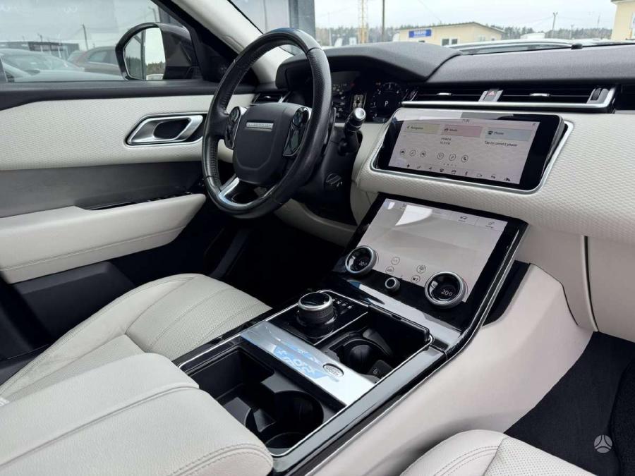 Black Land Rover Range Rover Velar 2018 in Vilnius, with an engine capacity of 2.00 L and mileage of 168 thousand km for 22500 €, photo 13 on AUTOMOTO.COM.LV
