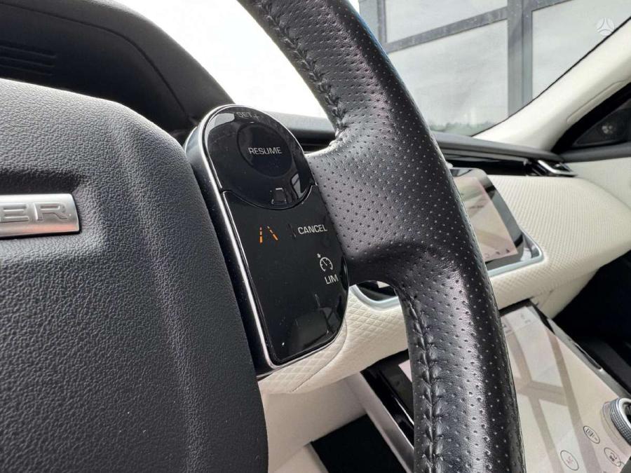 Black Land Rover Range Rover Velar 2018 in Vilnius, with an engine capacity of 2.00 L and mileage of 168 thousand km for 22500 €, photo 16 on AUTOMOTO.COM.LV