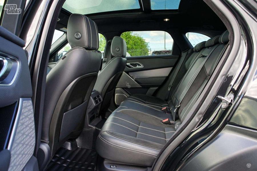 Melns Land Rover Range Rover Velar 2018 Marijampole, ar dzinēja tilpumu 3.00 L un nobraukumu 150 tūkst. km par 28450 €, foto 33 vietnē AUTOMOTO.COM.LV