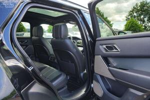 Melns Land Rover Range Rover Velar 2018 Marijampole, ar dzinēja tilpumu 3.00 L un nobraukumu 150 tūkst. km par 28450 €, foto 34 vietnē AUTOMOTO.COM.LV