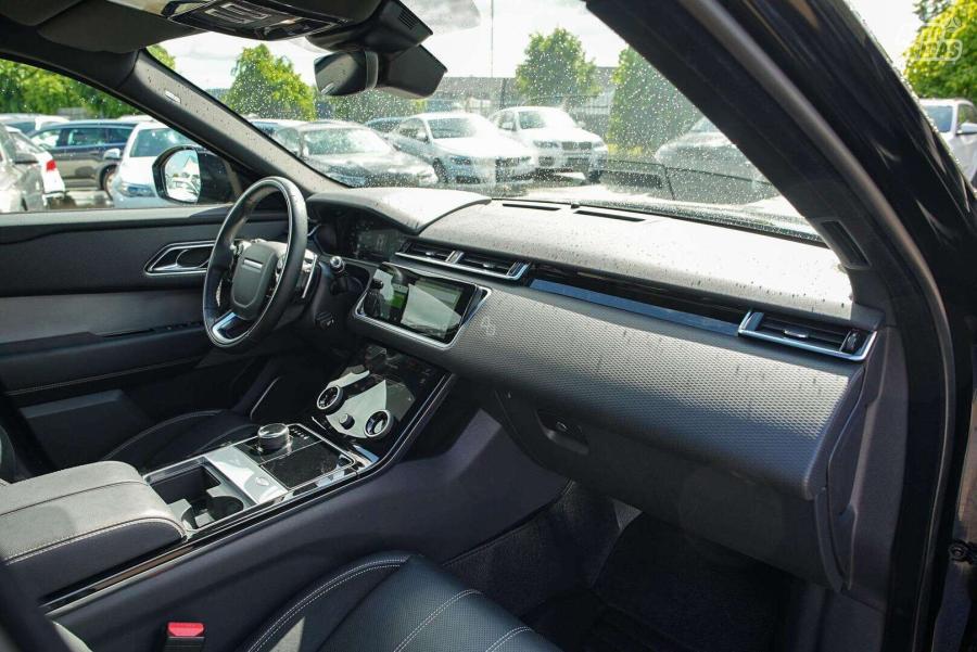 Melns Land Rover Range Rover Velar 2018 Marijampole, ar dzinēja tilpumu 3.00 L un nobraukumu 150 tūkst. km par 28450 €, foto 37 vietnē AUTOMOTO.COM.LV