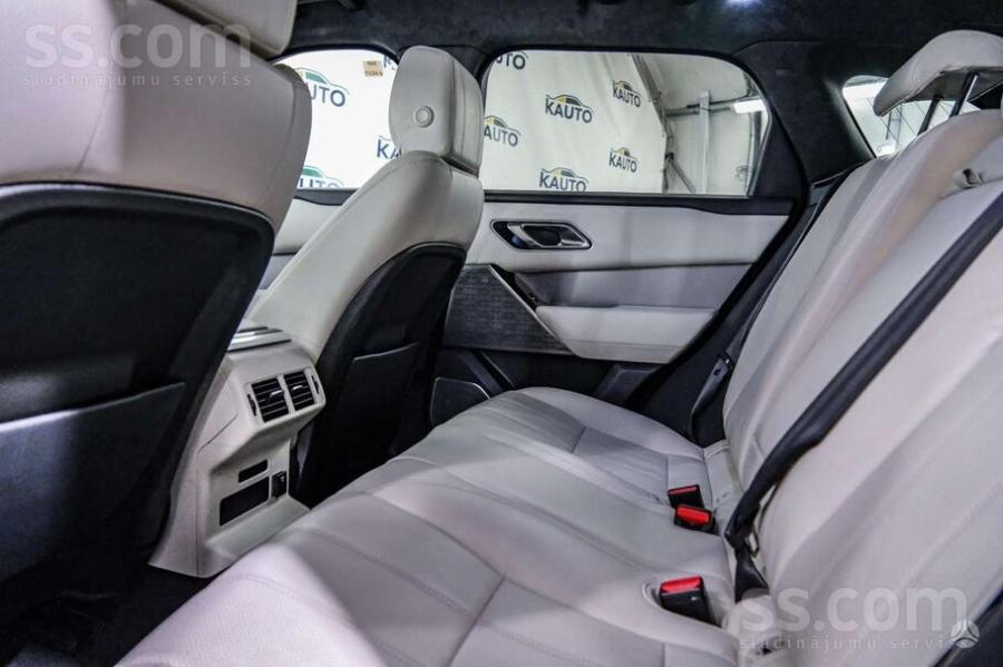 Black Land Rover Range Rover Velar 2018 in Riga, with an engine capacity of 2.00 L and mileage of 192 thousand km for 23890 €, photo 8 on AUTOMOTO.COM.LV