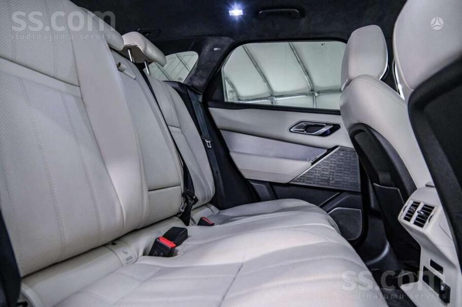 Black Land Rover Range Rover Velar 2018 in Riga, with an engine capacity of 2.00 L and mileage of 192 thousand km for 23890 €, photo 9 on AUTOMOTO.COM.LV