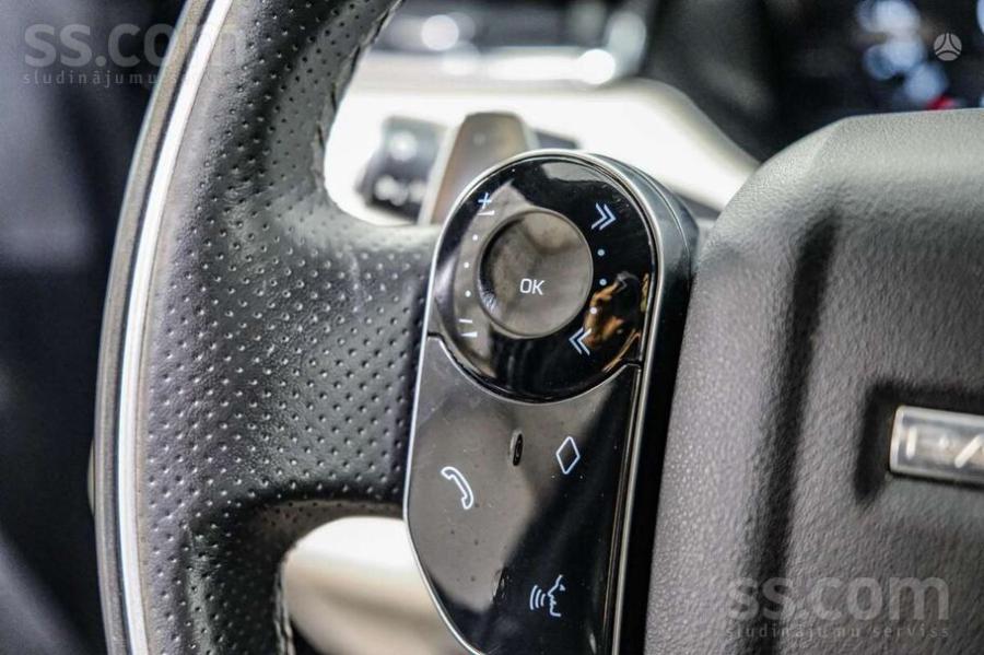 Black Land Rover Range Rover Velar 2018 in Riga, with an engine capacity of 2.00 L and mileage of 192 thousand km for 23890 €, photo 16 on AUTOMOTO.COM.LV