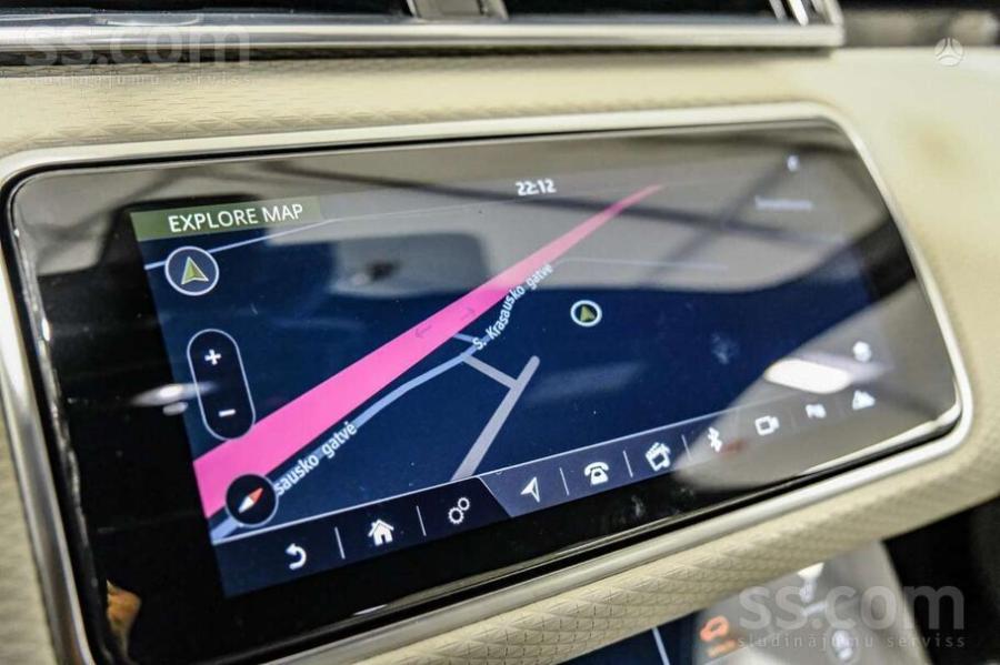 Black Land Rover Range Rover Velar 2018 in Riga, with an engine capacity of 2.00 L and mileage of 192 thousand km for 23890 €, photo 18 on AUTOMOTO.COM.LV