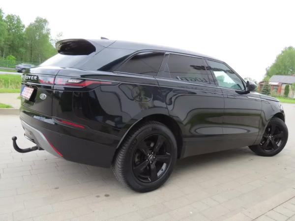 Black Land Rover Range Rover Velar 2018 in Riga, with an engine capacity of 2.00 L and mileage of 180 thousand km for 15900 €, photo 3 on AUTOMOTO.COM.LV