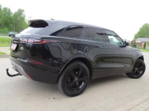 Black Land Rover Range Rover Velar 2018 in Riga, with an engine capacity of 2.00 L and mileage of 180 thousand km for 15900 €, photo 4 on AUTOMOTO.COM.LV