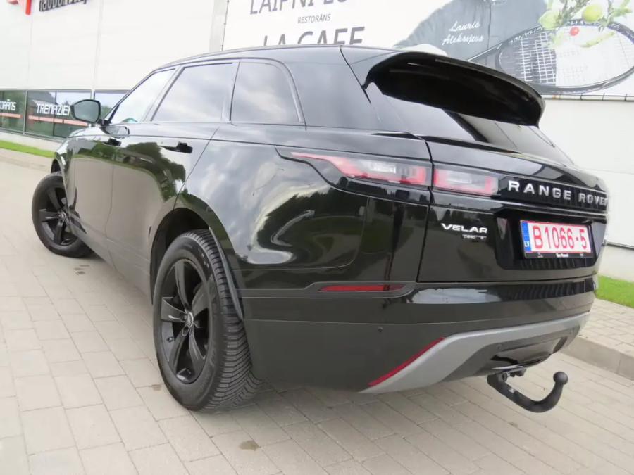 Black Land Rover Range Rover Velar 2018 in Riga, with an engine capacity of 2.00 L and mileage of 180 thousand km for 15900 €, photo 7 on AUTOMOTO.COM.LV