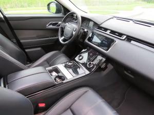 Black Land Rover Range Rover Velar 2018 in Riga, with an engine capacity of 2.00 L and mileage of 180 thousand km for 15900 €, photo 13 on AUTOMOTO.COM.LV