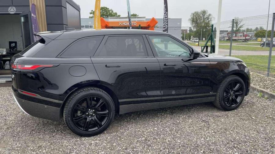 Melns Land Rover Range Rover Velar 2018 Marijampole, ar dzinēja tilpumu 2.00 L un nobraukumu 152 tūkst. km par 22290 €, foto 12 vietnē AUTOMOTO.COM.LV