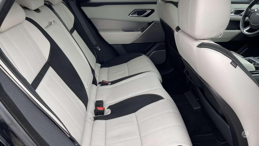 Melns Land Rover Range Rover Velar 2018 Marijampole, ar dzinēja tilpumu 2.00 L un nobraukumu 152 tūkst. km par 22290 €, foto 18 vietnē AUTOMOTO.COM.LV