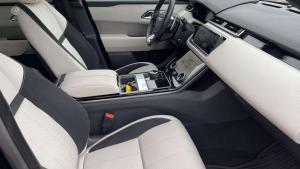 Melns Land Rover Range Rover Velar 2018 Marijampole, ar dzinēja tilpumu 2.00 L un nobraukumu 152 tūkst. km par 22290 €, foto 19 vietnē AUTOMOTO.COM.LV