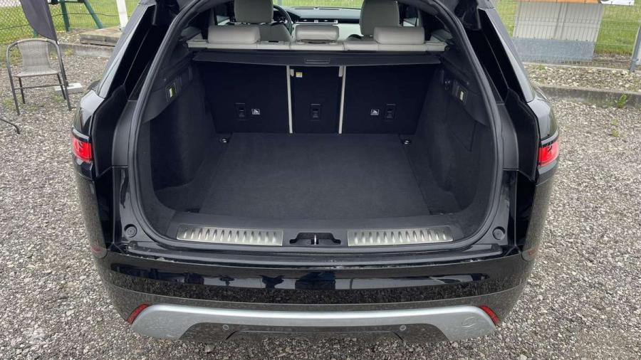 Melns Land Rover Range Rover Velar 2018 Marijampole, ar dzinēja tilpumu 2.00 L un nobraukumu 152 tūkst. km par 22290 €, foto 41 vietnē AUTOMOTO.COM.LV