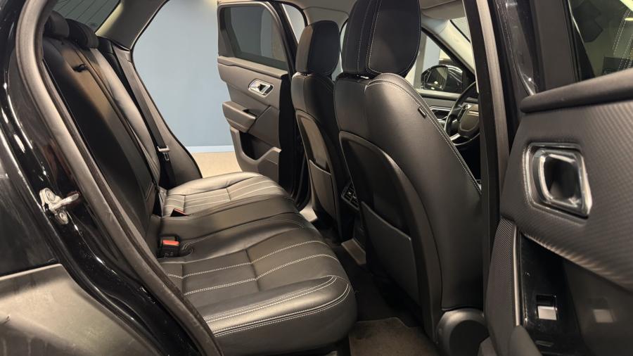 Melns Land Rover Range Rover Velar 2018 Rīga, ar dzinēja tilpumu 2.00 L un nobraukumu 197 tūkst. km par 22990 €, foto 13 vietnē AUTOMOTO.COM.LV