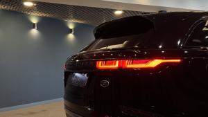 Melns Land Rover Range Rover Velar 2018 Rīga, ar dzinēja tilpumu 2.00 L un nobraukumu 197 tūkst. km par 22990 €, foto 26 vietnē AUTOMOTO.COM.LV