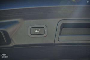 Black Land Rover Range Rover Velar 2018 in Kaunas, with an engine capacity of 2.00 L and mileage of 175 thousand km for 21950 €, photo 16 on AUTOMOTO.COM.LV