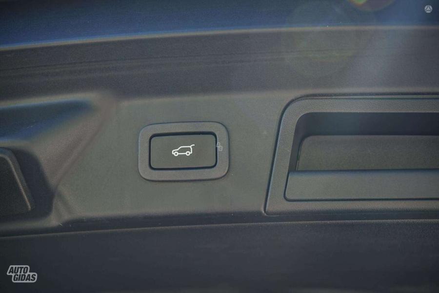 Black Land Rover Range Rover Velar 2018 in Kaunas, with an engine capacity of 2.00 L and mileage of 175 thousand km for 21950 €, photo 16 on AUTOMOTO.COM.LV