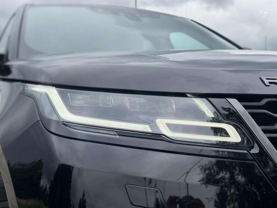 Melns Land Rover Range Rover Velar 2018 Tauragė, ar dzinēja tilpumu 2.00 L un nobraukumu 60 tūkst. km par 24999 €, foto 4 vietnē AUTOMOTO.COM.LV