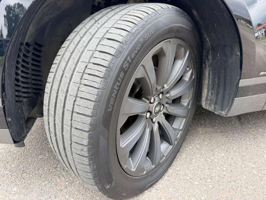 Melns Land Rover Range Rover Velar 2018 Tauragė, ar dzinēja tilpumu 2.00 L un nobraukumu 60 tūkst. km par 24999 €, foto 8 vietnē AUTOMOTO.COM.LV