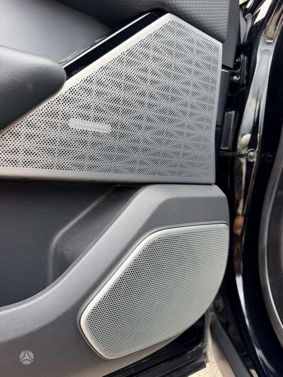 Melns Land Rover Range Rover Velar 2018 Tauragė, ar dzinēja tilpumu 2.00 L un nobraukumu 60 tūkst. km par 24999 €, foto 22 vietnē AUTOMOTO.COM.LV