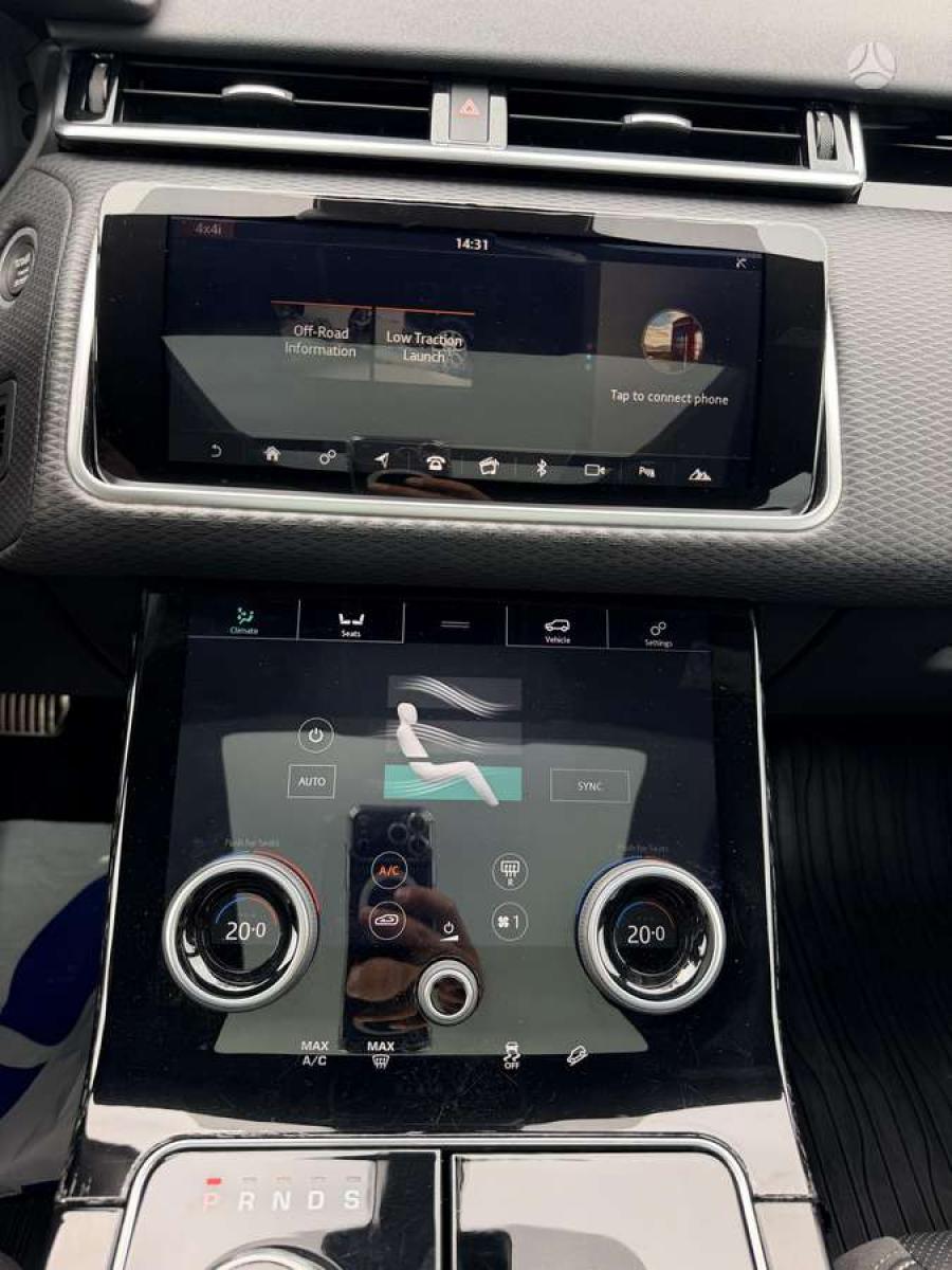 Melns Land Rover Range Rover Velar 2018 Tauragė, ar dzinēja tilpumu 2.00 L un nobraukumu 60 tūkst. km par 24999 €, foto 27 vietnē AUTOMOTO.COM.LV