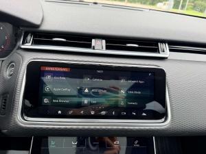 Melns Land Rover Range Rover Velar 2018 Tauragė, ar dzinēja tilpumu 2.00 L un nobraukumu 60 tūkst. km par 24999 €, foto 28 vietnē AUTOMOTO.COM.LV