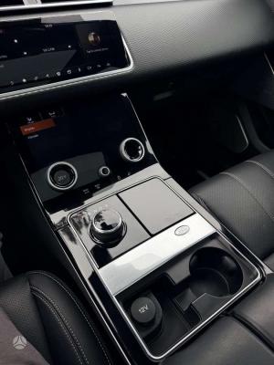 Melns Land Rover Range Rover Velar 2018 Tauragė, ar dzinēja tilpumu 2.00 L un nobraukumu 60 tūkst. km par 24999 €, foto 32 vietnē AUTOMOTO.COM.LV