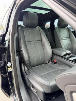 Melns Land Rover Range Rover Velar 2018 Tauragė, ar dzinēja tilpumu 2.00 L un nobraukumu 60 tūkst. km par 24999 €, foto 37 vietnē AUTOMOTO.COM.LV