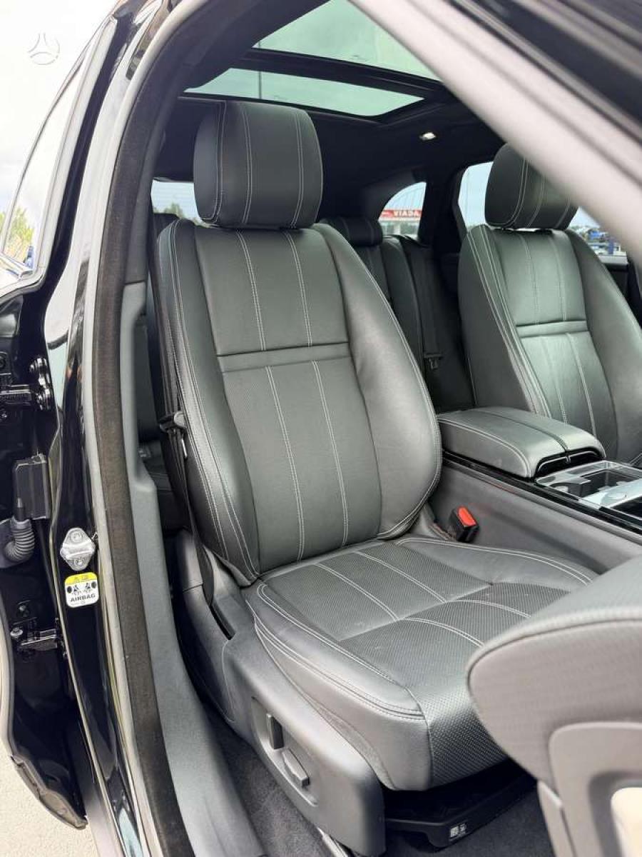 Melns Land Rover Range Rover Velar 2018 Tauragė, ar dzinēja tilpumu 2.00 L un nobraukumu 60 tūkst. km par 24999 €, foto 37 vietnē AUTOMOTO.COM.LV