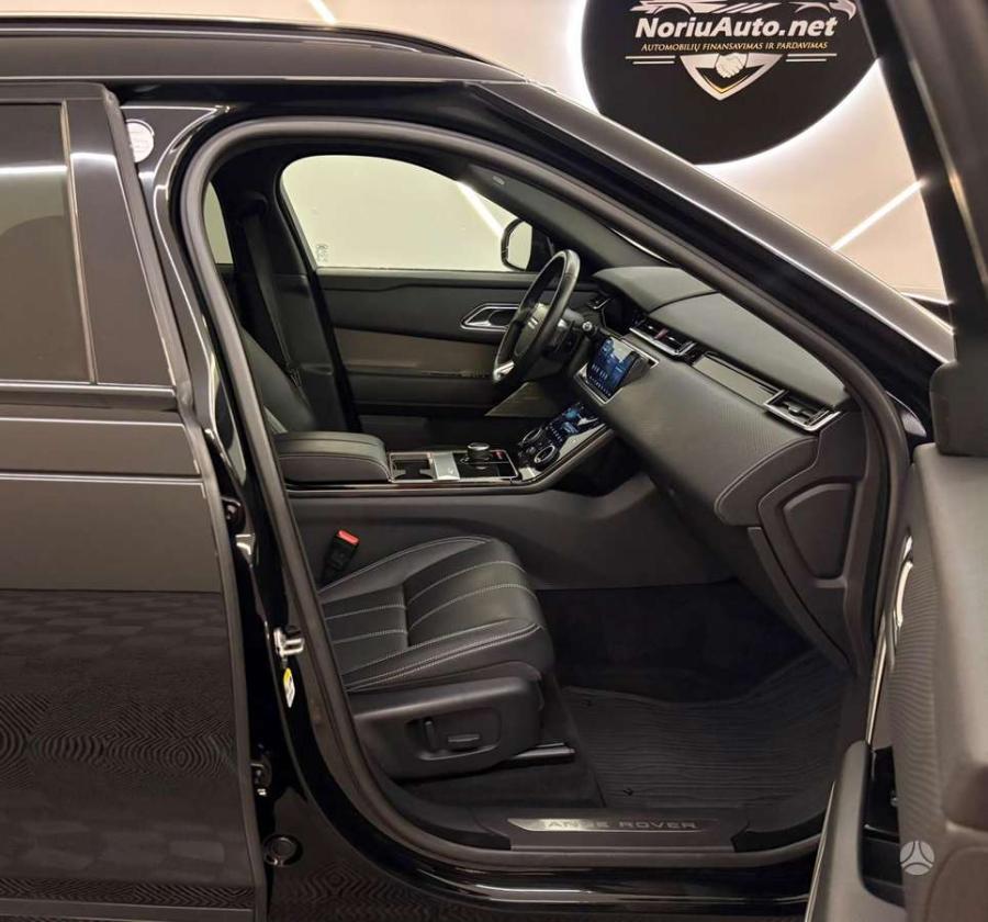 Melns Land Rover Range Rover Velar 2018 Marijampole, ar dzinēja tilpumu 2.99 L un nobraukumu 162 tūkst. km par 23999 €, foto 15 vietnē AUTOMOTO.COM.LV
