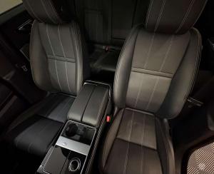 Melns Land Rover Range Rover Velar 2018 Marijampole, ar dzinēja tilpumu 2.99 L un nobraukumu 162 tūkst. km par 23999 €, foto 31 vietnē AUTOMOTO.COM.LV