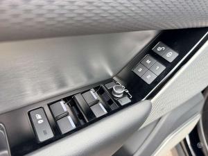 Melns Land Rover Range Rover Velar 2018 Tauragė, ar dzinēja tilpumu 2.00 L un nobraukumu 60 tūkst. km par 24499 €, foto 21 vietnē AUTOMOTO.COM.LV