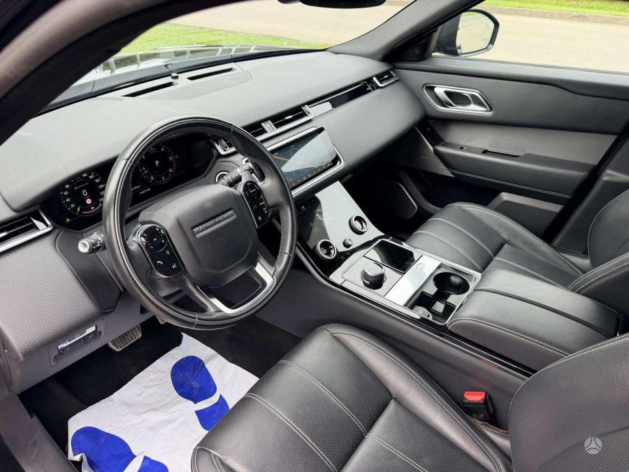 Melns Land Rover Range Rover Velar 2018 Tauragė, ar dzinēja tilpumu 2.00 L un nobraukumu 60 tūkst. km par 24499 €, foto 23 vietnē AUTOMOTO.COM.LV