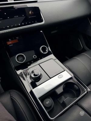 Melns Land Rover Range Rover Velar 2018 Tauragė, ar dzinēja tilpumu 2.00 L un nobraukumu 60 tūkst. km par 24499 €, foto 32 vietnē AUTOMOTO.COM.LV