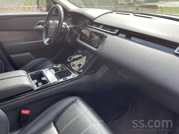 Black Land Rover Range Rover Velar 2018 in Riga, with an engine capacity of 2.00 L and mileage of 195 thousand km for 21900 €, photo 9 on AUTOMOTO.COM.LV