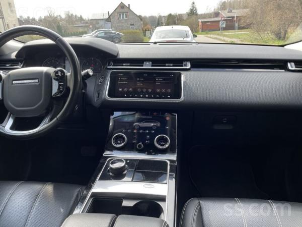 Black Land Rover Range Rover Velar 2018 in Riga, with an engine capacity of 2.00 L and mileage of 195 thousand km for 21900 €, photo 10 on AUTOMOTO.COM.LV