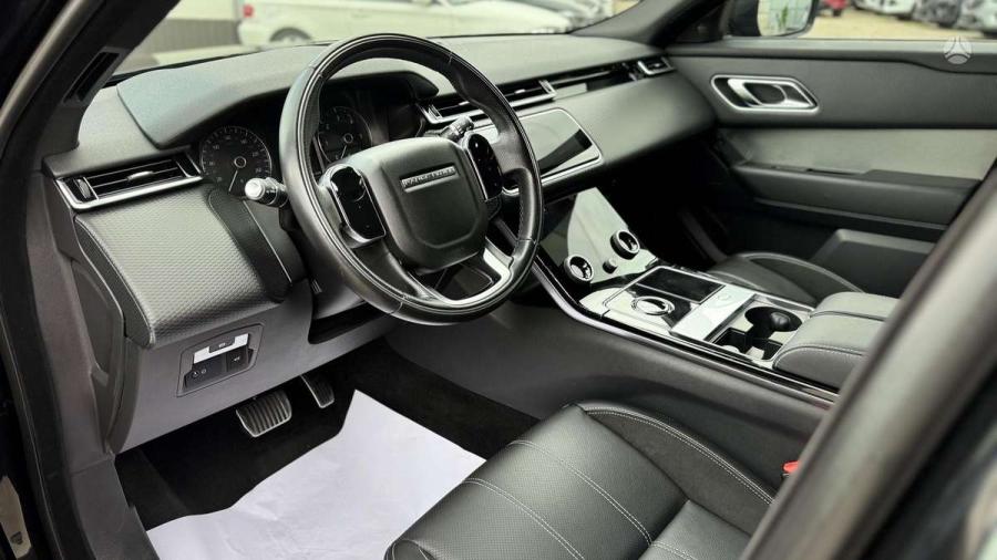Melns Land Rover Range Rover Velar 2018 Telšiai, ar dzinēja tilpumu 2.00 L un nobraukumu 158 tūkst. km par 19800 €, foto 23 vietnē AUTOMOTO.COM.LV