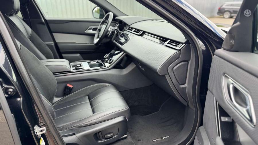 Melns Land Rover Range Rover Velar 2018 Telšiai, ar dzinēja tilpumu 2.00 L un nobraukumu 158 tūkst. km par 19800 €, foto 33 vietnē AUTOMOTO.COM.LV