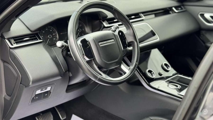 Melns Land Rover Range Rover Velar 2018 Telšiai, ar dzinēja tilpumu 2.00 L un nobraukumu 158 tūkst. km par 19800 €, foto 22 vietnē AUTOMOTO.COM.LV