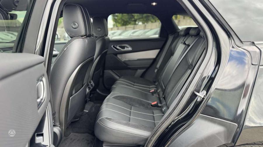 Melns Land Rover Range Rover Velar 2018 Telšiai, ar dzinēja tilpumu 2.00 L un nobraukumu 158 tūkst. km par 19800 €, foto 40 vietnē AUTOMOTO.COM.LV