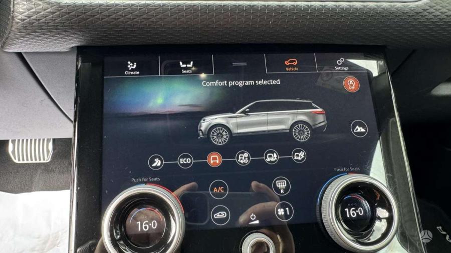 Melns Land Rover Range Rover Velar 2018 Telšiai, ar dzinēja tilpumu 2.00 L un nobraukumu 158 tūkst. km par 19800 €, foto 43 vietnē AUTOMOTO.COM.LV
