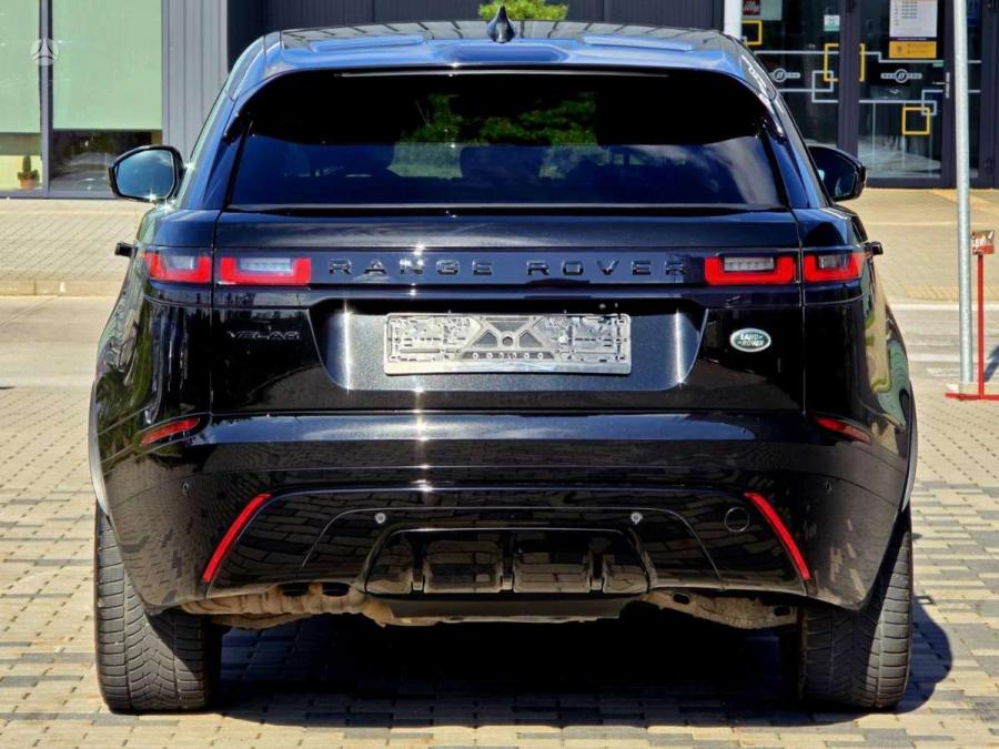 Black Land Rover Range Rover Velar 2018 in Siauliai, with an engine capacity of 2.00 L and mileage of 159 thousand km for 19250 €, photo 8 on AUTOMOTO.COM.LV