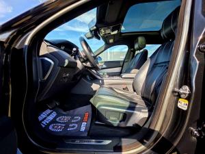 Black Land Rover Range Rover Velar 2018 in Siauliai, with an engine capacity of 2.00 L and mileage of 159 thousand km for 19250 €, photo 13 on AUTOMOTO.COM.LV