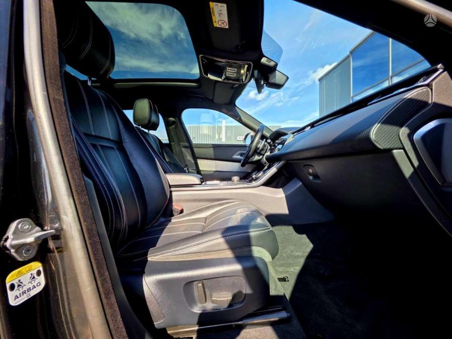 Black Land Rover Range Rover Velar 2018 in Siauliai, with an engine capacity of 2.00 L and mileage of 159 thousand km for 19250 €, photo 26 on AUTOMOTO.COM.LV