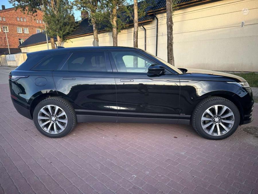 Melns Land Rover Range Rover Velar 2018 Liepāja, ar dzinēja tilpumu 2.00 L un nobraukumu 114 tūkst. km par 25600 €, foto 6 vietnē AUTOMOTO.COM.LV