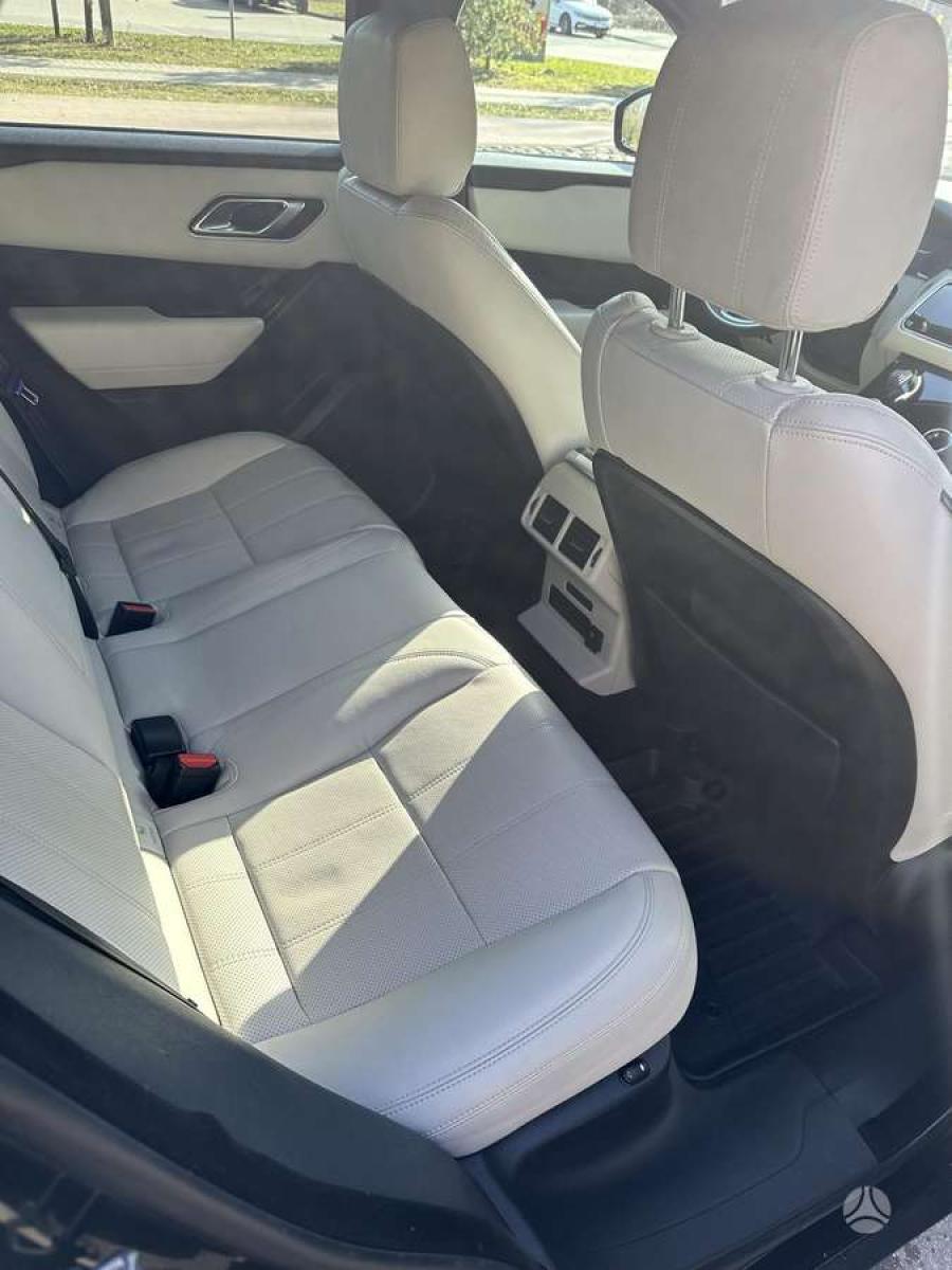 Melns Land Rover Range Rover Velar 2018 Liepāja, ar dzinēja tilpumu 2.00 L un nobraukumu 114 tūkst. km par 25600 €, foto 13 vietnē AUTOMOTO.COM.LV